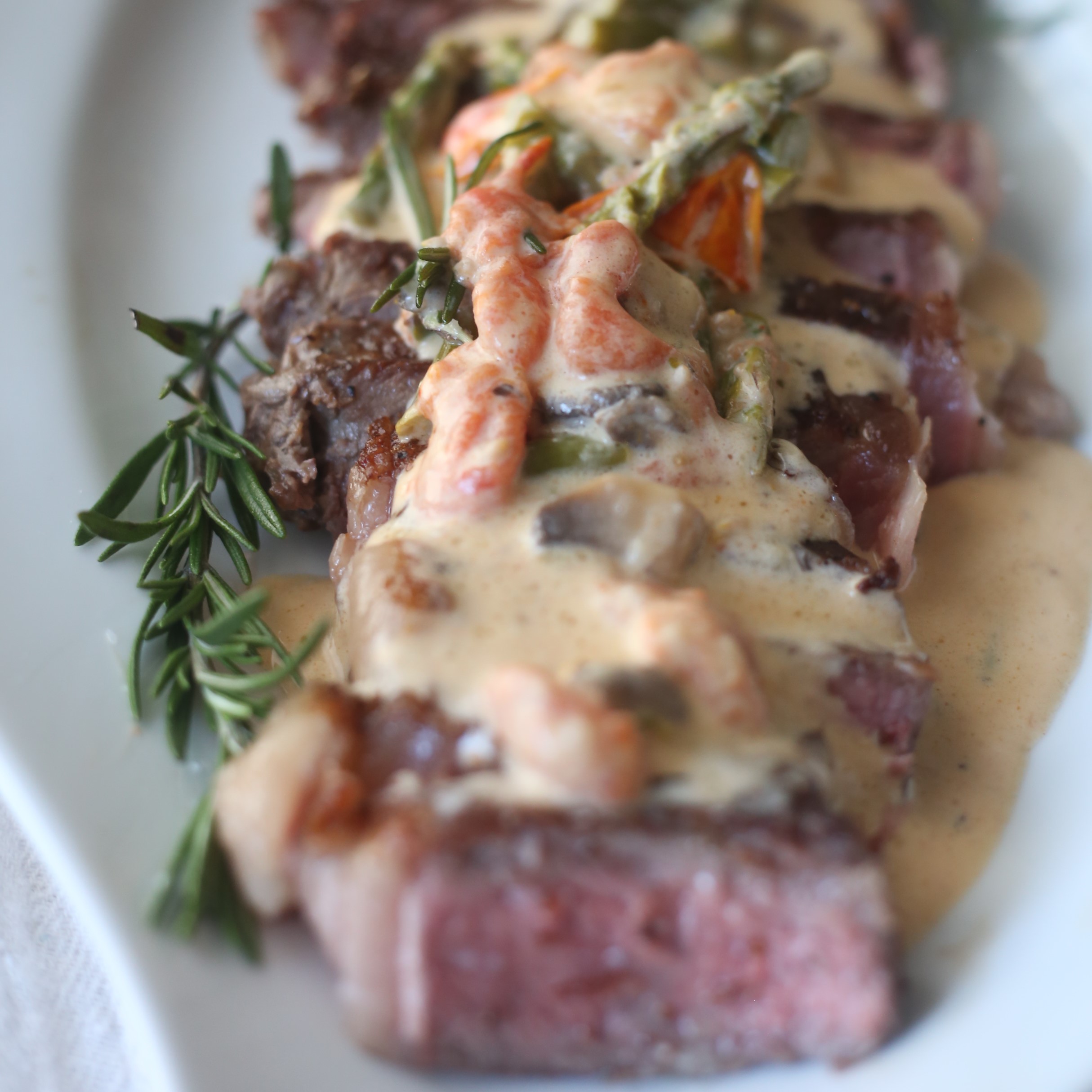 RIBEYE WITH CREAMY ASPARAGUS SAUCE
